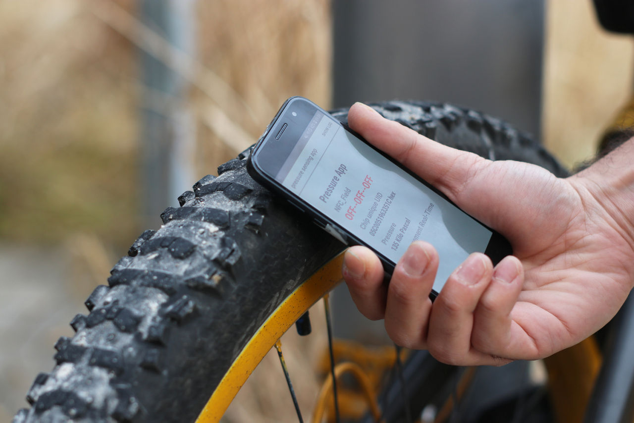 NFC wireless configuration IC with PWM output | Infineon Technologies