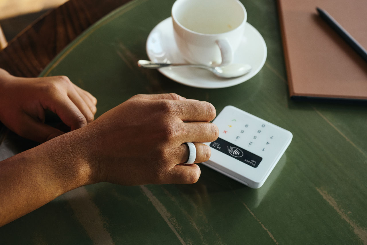 SECORA™ Connect NFC wearable solutions | Infineon Technologies